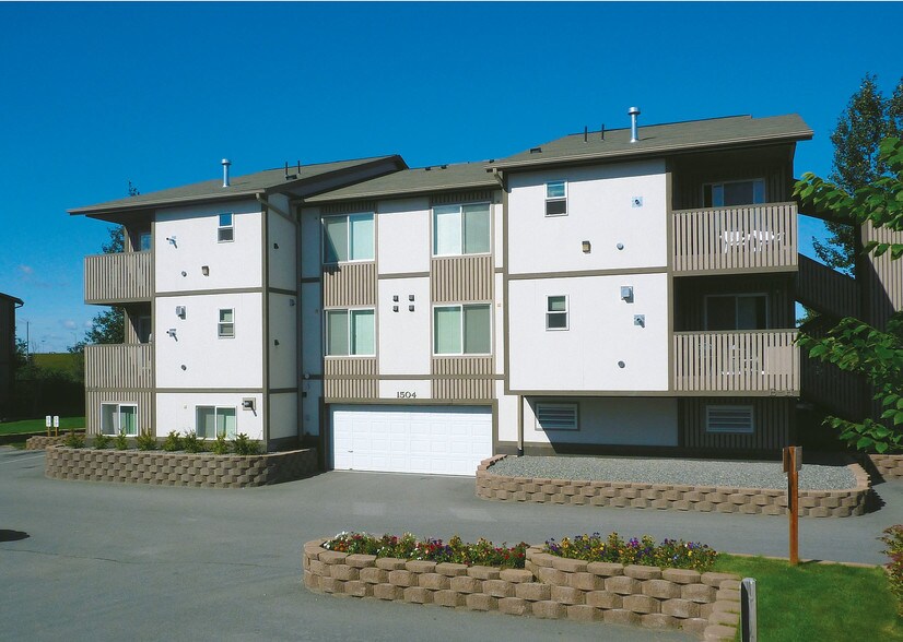 Town Square Manor Apartments - 1536 Charter Cir Anchorage AK 99508 ...
