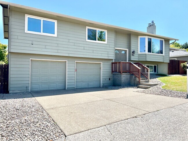 Argay Neighborhood Split Level with Gorgeo... - 4142 NE 130th Pl Portland OR 97230 | Apartment ...