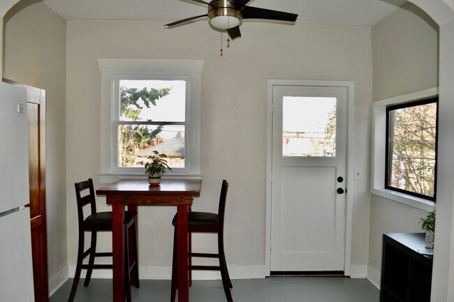 Beautiful Home near Dekum Triangle in Nort... - 6552 NE 8th Ave ...