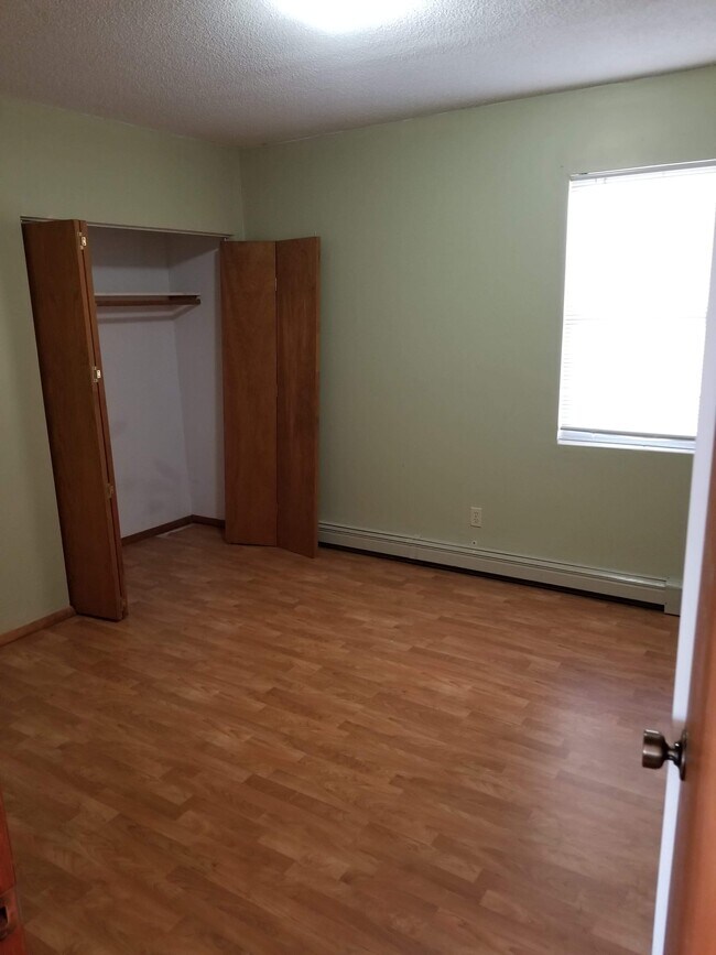 2326 W 6th St - 2326 W 6th St Duluth MN 55806 | Apartment Finder