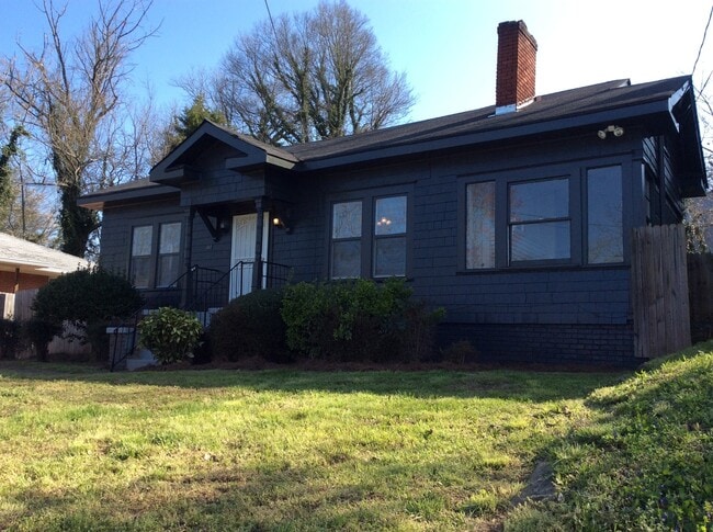 MUST SEE INSIDE! Beautifully renovated 2 b... - 562 Muse St SW Atlanta ...