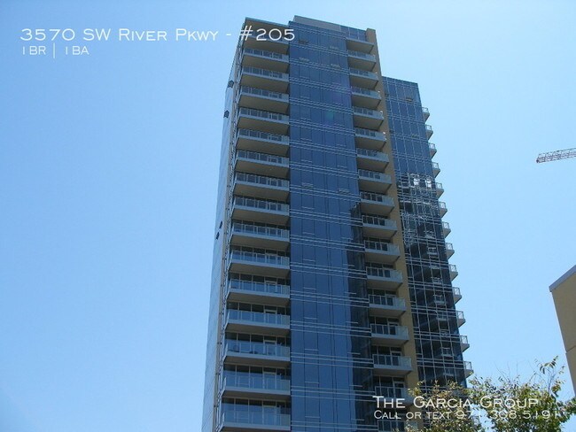 Stunning Waterfront Condo @ the Meriwether! - 3570 SW River Pkwy ...