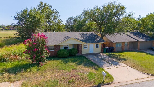 Beautifully Updated 4-Bedroom Home with Sp... - 3324 SE 57th St ...