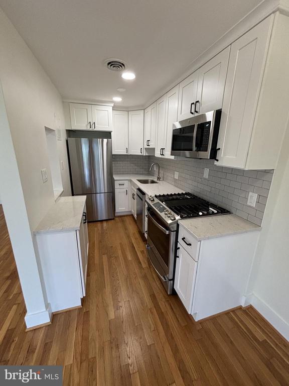 1565 N Colonial Terrace - 1565 N Colonial Terrace Arlington VA 22209 ...