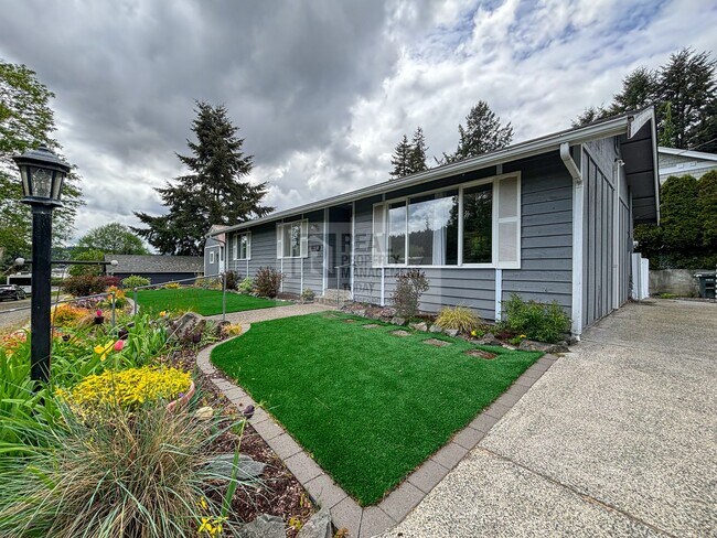 Charming 3 Bed 2 Bath Home in Beautiful Gi... - 9518 Wheeler Ave Gig ...