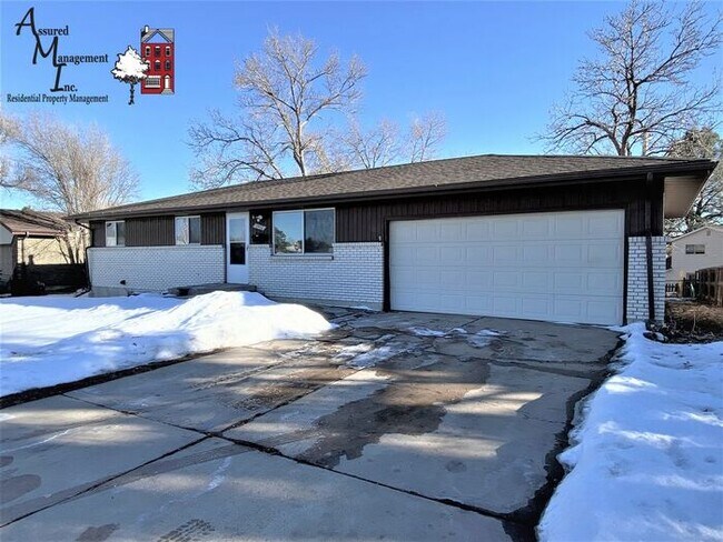 Ranch style home in Littleton! Partially f... - 5952 W Canyon Ave ...