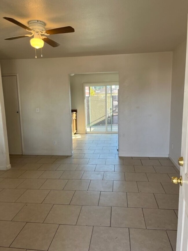 60 Locust St Apt B - 60 Locust St Lemoore CA 93245 | Apartment Finder