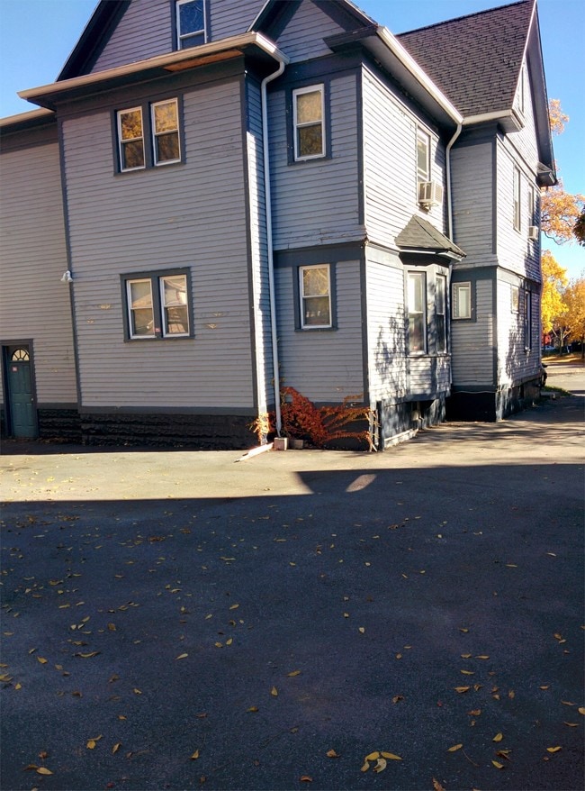 1209 Genesee St - 1209 Genesee St Rochester NY 14611 | Apartment Finder