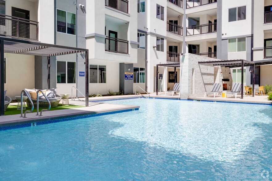Echo Biltmore - 1720 E Camelback Rd Phoenix AZ 85016 | Apartment Finder