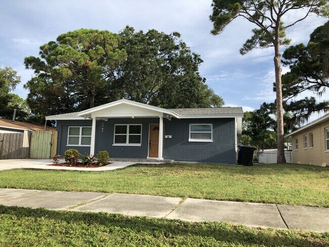 Shore Acres 3 Bedroom - 1727 Shore Acres Blvd NE Saint Petersburg FL ...