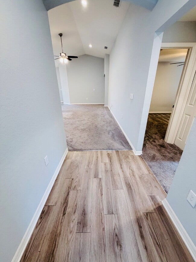 Charming 3-Bedroom Haven with 2 Full Baths in Lakeland – 1,711 Sq. Ft ...