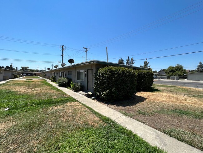 3233 - 503 E Myrtle Ave Visalia CA 93292 | Apartment Finder