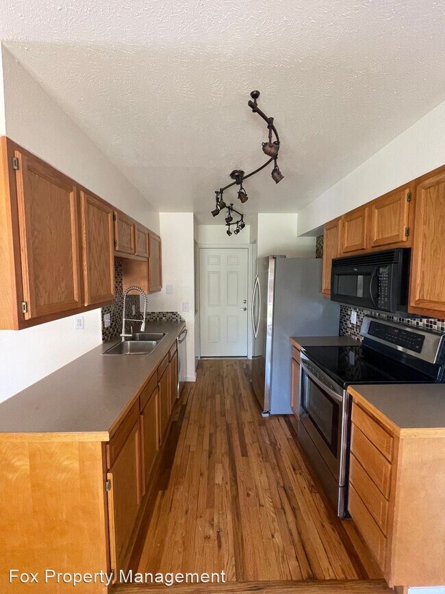 3 br, 2.5 bath House - 1219 W. Centaur Cir... - 1219b W Centaur Cir ...