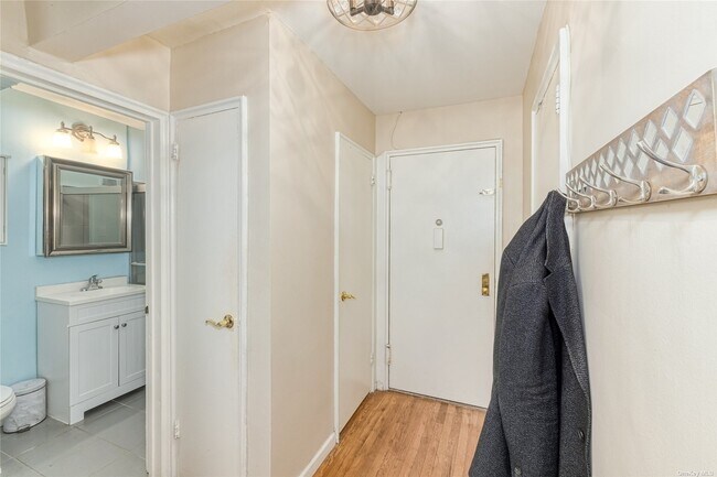 250 W Merrick Rd - 250 W Merrick Rd Freeport NY 11520 | Apartment Finder