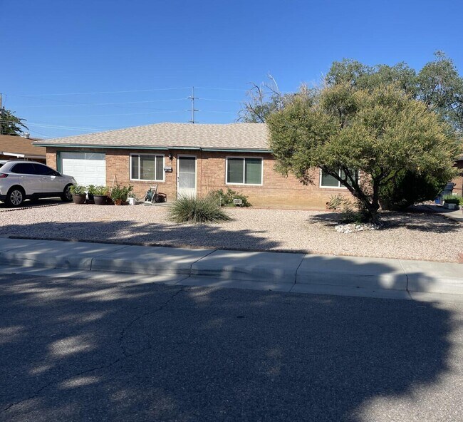 2507 General Marshall St NE - 2507 General Marshall St NE Albuquerque ...