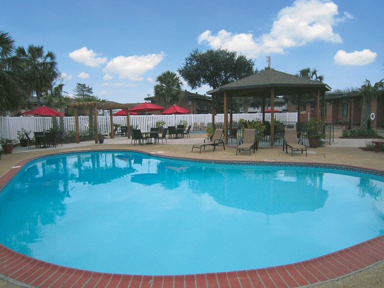 Gatehouse Apartments - 2500 S I-10 Service Rd E Metairie LA 70001 ...