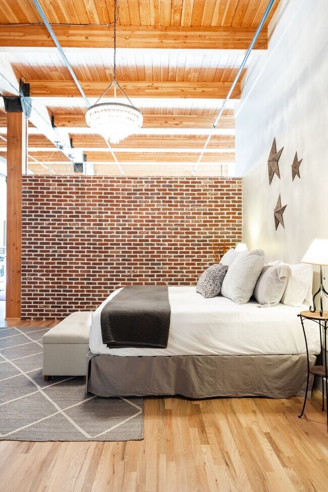 Fully Furnished one bedroom Denver loft - 2955 Inca St Denver CO 80202 ...