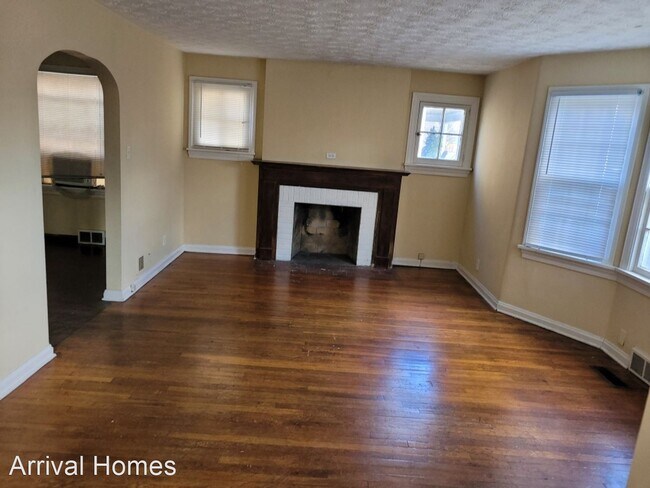 3 br, 1 bath House - 319 Sandalwood Dr. - 319 Sandalwood Dr Dayton OH ...