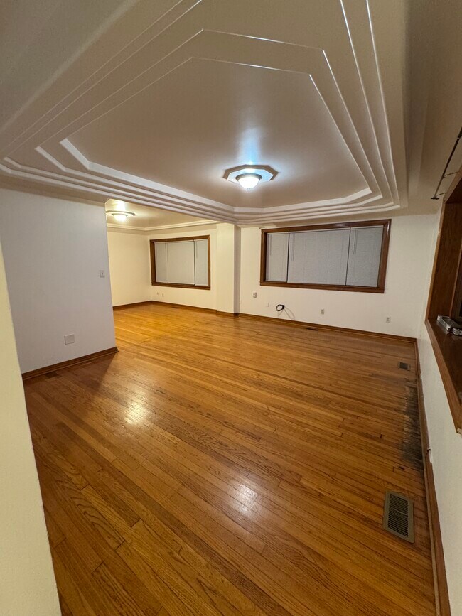 104 W Main St - 104 W Main St Chicago Heights IL 60411 | Apartment Finder