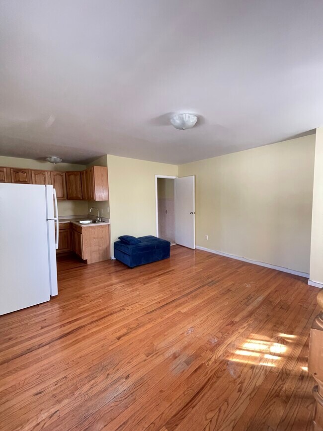 14343 Glassboro Ave - 14343 Glassboro Ave Jamaica NY 11435 | Apartment ...