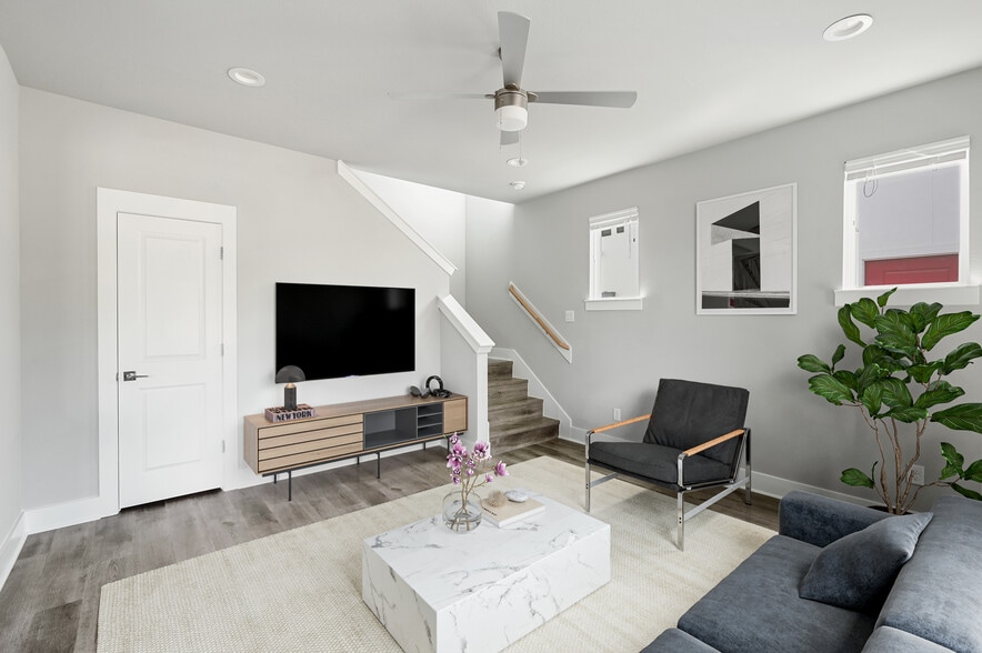 Rella Village - 13588 Ella Blvd Houston TX 77067 | Apartment Finder