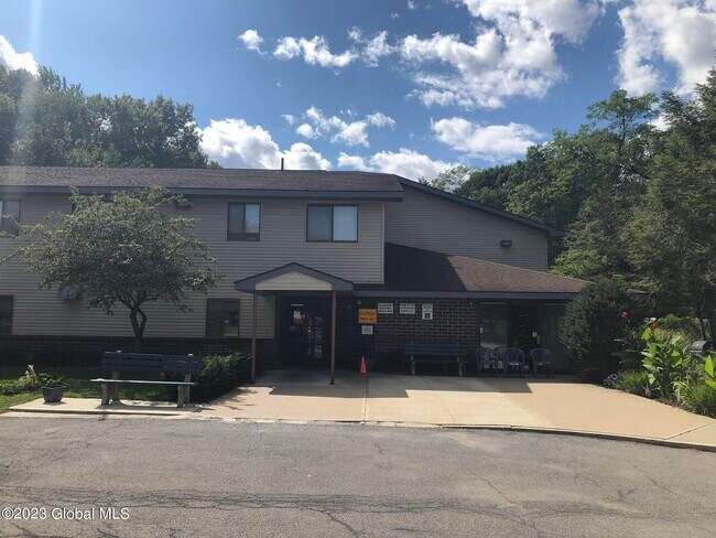 2006 Central Ave - 2006 Central Ave Colonie NY 12205 | Apartment Finder