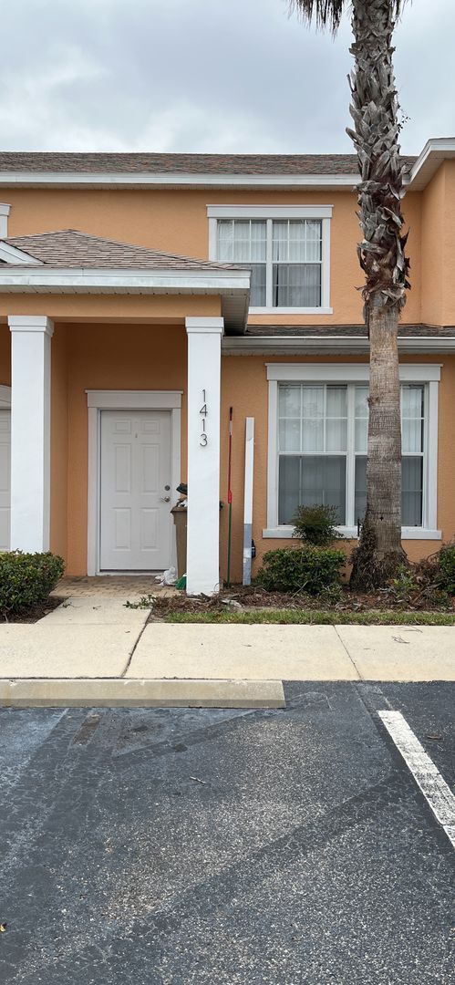 2-Story Townhouse with a private splash pool. - 1413 Retreat Cir ...