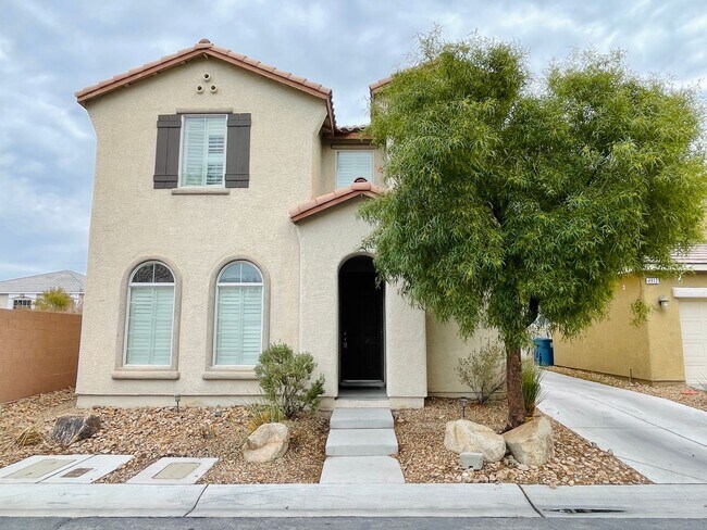 A newly renovated spacious corner home loc... - 7906 Tolbooth St Las ...