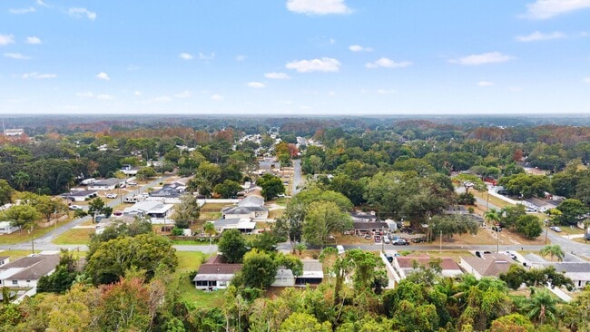 Beautiful 3bdrm/1bath home with attached garage and large yard $1,595. ...