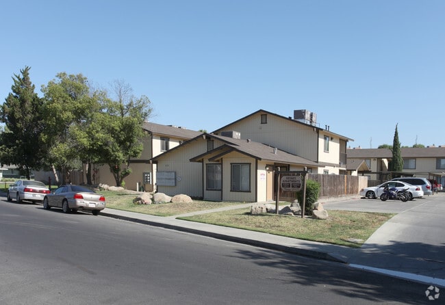 Northgate Apartments - 226 E Hazelwood Dr Lemoore CA 93245 | Apartment ...