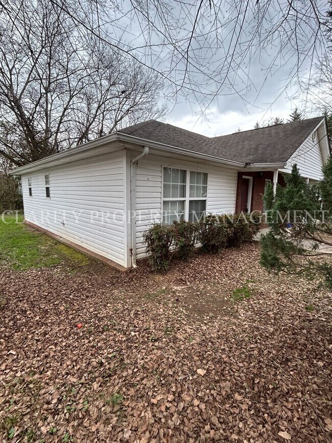 Great one level apartment in quiet location! - 146 Sipes St NW ...