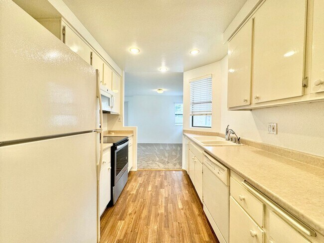 Nice Two Story 2B/1.5BA w/ Attached Garage... - 8310 Via Sonoma San ...