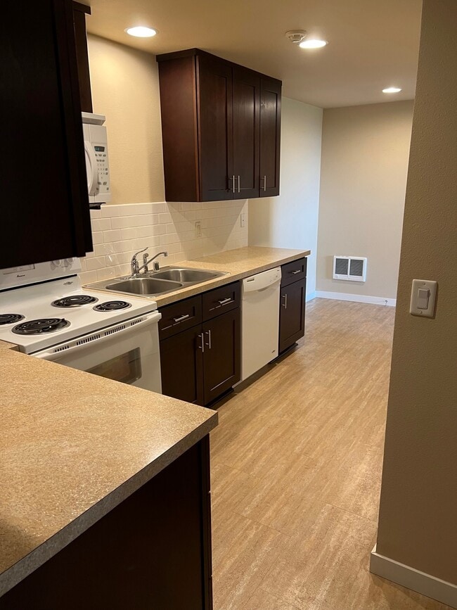 102 D St SW - 102 D St SW Tumwater WA 98501 | Apartment Finder
