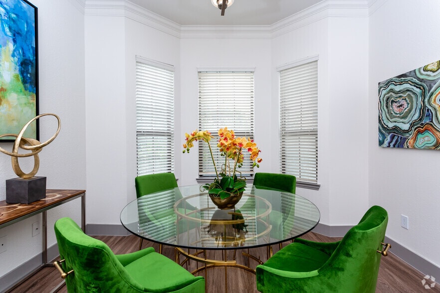 State Thomas Ravello - 2610 Allen St Dallas TX 75204 | Apartment Finder