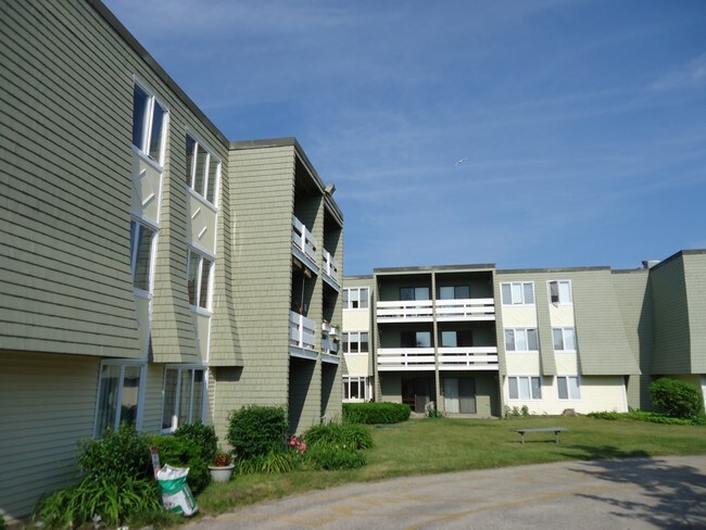 Hyannis House Apartments - 290 W Main St Hyannis MA 02601 | Apartment ...