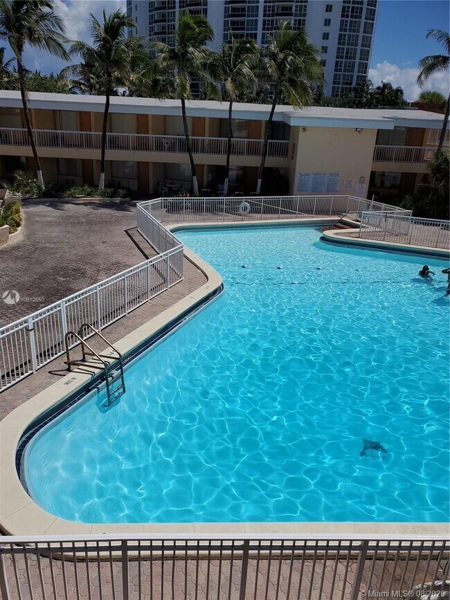 18335 Collins Ave - Sunny Isles Beach, FL | Apartment Finder