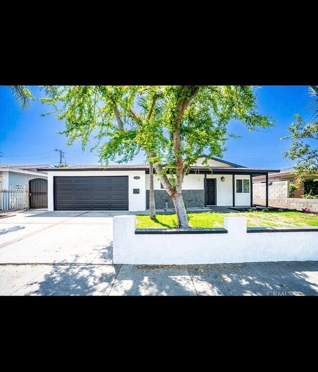 1702 W Myrtle St - 1702 W Myrtle St Santa Ana CA 92703 | Apartment Finder