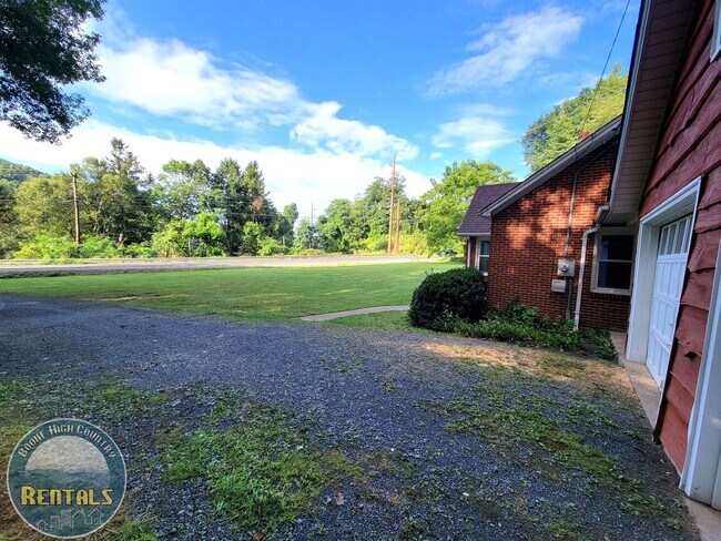 Great 4bd House - 1830 US-421 Boone NC 28607 | Apartment Finder