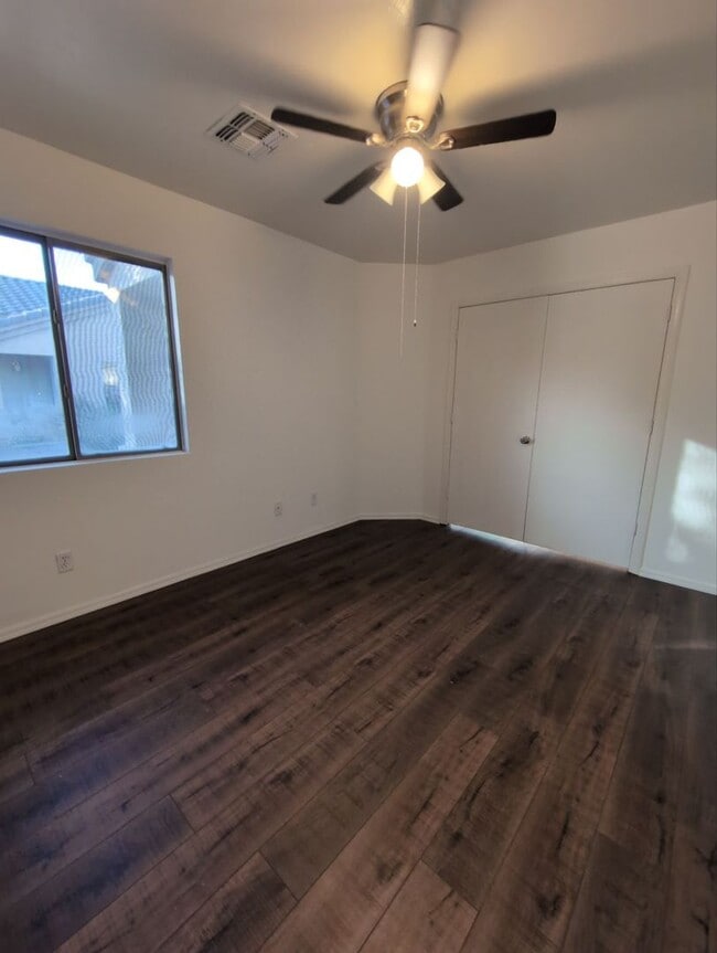 Charming 3 bedroom w/ Den home, ready for immediate move-in! - 1634 E ...