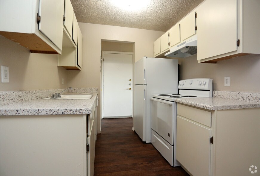 Amarillo Square - 4210 Paramount Blvd Amarillo TX 79109 | Apartment Finder