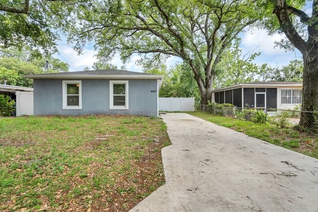 Centrally located 4 bedroom 2 bath home bu... - 4007 E Paris St Tampa ...