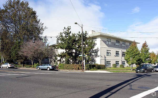 Sandy Park Apartments - 2345 NE Sandy Blvd Portland OR 97232 ...