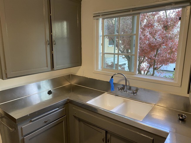 2300 Silver Lake Blvd - 2300 Silver Lake Blvd Los Angeles CA 90039 ...