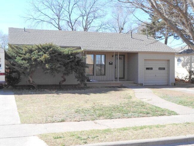 Large 5 Bedroom 3 Bathroom in Tech Terrace - 2813 32nd St Lubbock TX ...