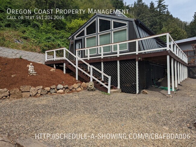 Beautiful 3 bedroom home on the Trask river - 15420 Trask River Rd ...