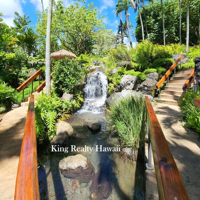 **An OASIS in Hawaii Kai** Mauna Luan * Up... - 521 Hahaione St ...