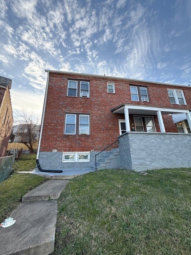 Beautiful Three - Bedroom Home In Baltimore - 2525 W Cold Spring Ln ...
