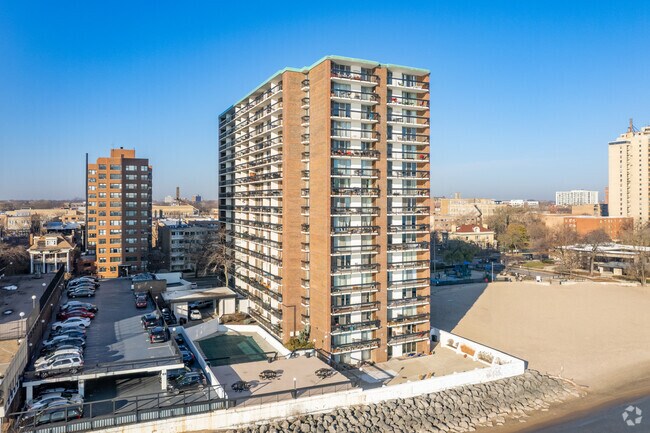 Thorndale Beach North Condominium - 5901 N Sheridan Rd Chicago IL 60660 | Apartment Finder