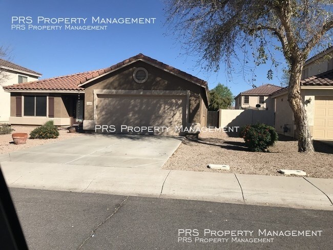 Single Level Ranch Style Home With Pool. - 3464 E Wyatt Way Gilbert AZ ...