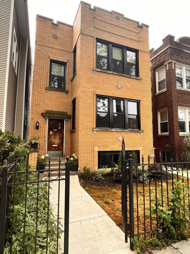 3233 W Warner Ave - 3233 W Warner Ave Chicago IL 60618 | Apartment Finder